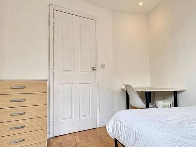Room in London