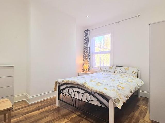 Room in London