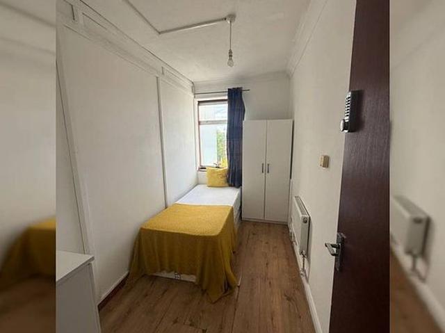 Room in London