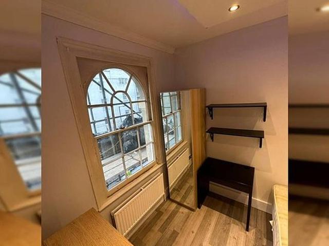 Room in London