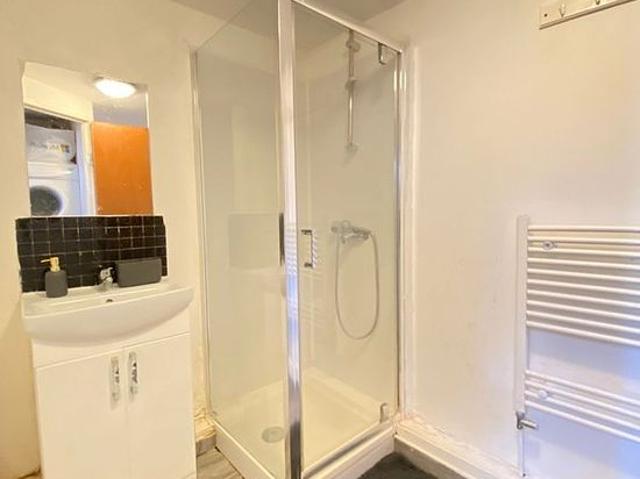 Room in London