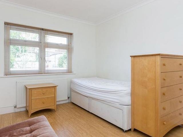 Room in London