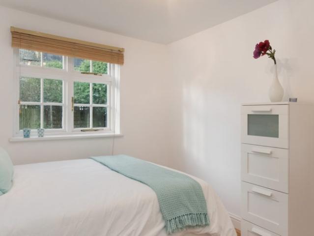 room in Putney