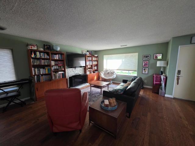 Room in Quiet Home w/ Greenbelt Views | Cat Lovers