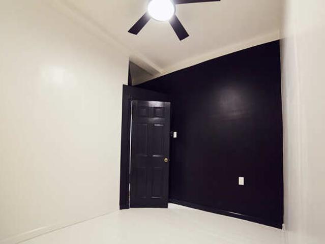 Room in quiet Townhouse, BUSHWICK Subway A,C,L,J,Z Bushwick Bedstuy Crown Heights Brooklyn