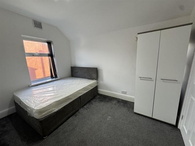 room in Ravensworth Road, Doncaster, DN1