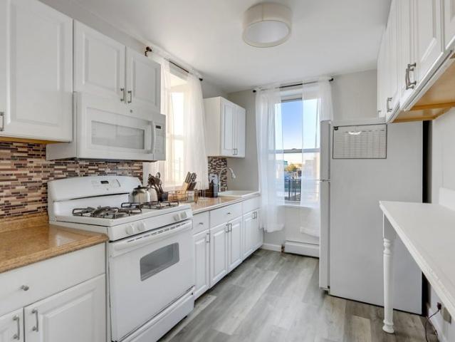 Room in Ridgewood on a flexible lease