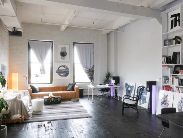 Room in sunny artistic 2BD loft