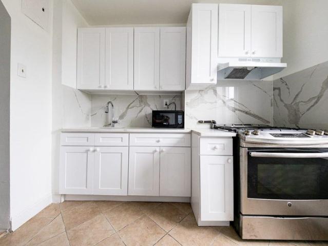 Room in Sunset Park on a flexible lease