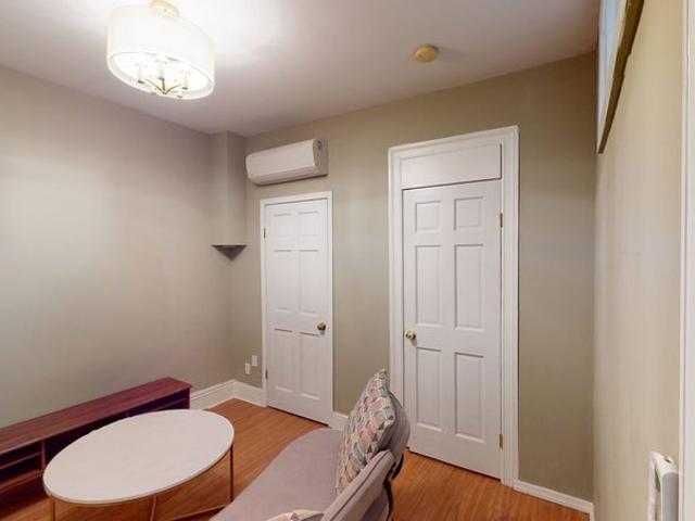 Room in Sunset Park on a flexible lease