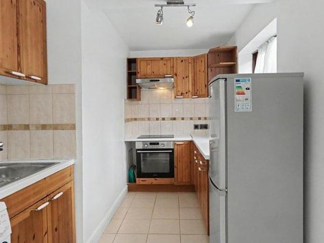 Room in Surbiton