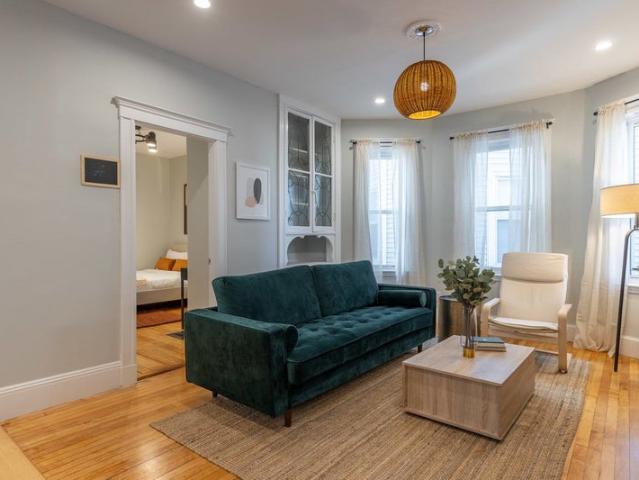 Room in Savin Hill on a flexible lease