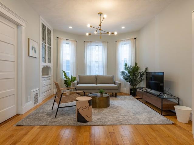 Room in Savin Hill on a flexible lease