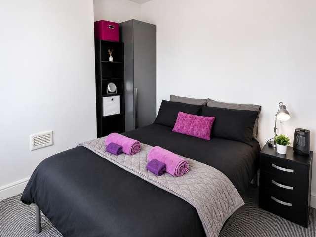 Room in shared 4 bedroom flat for rent in Nottingham