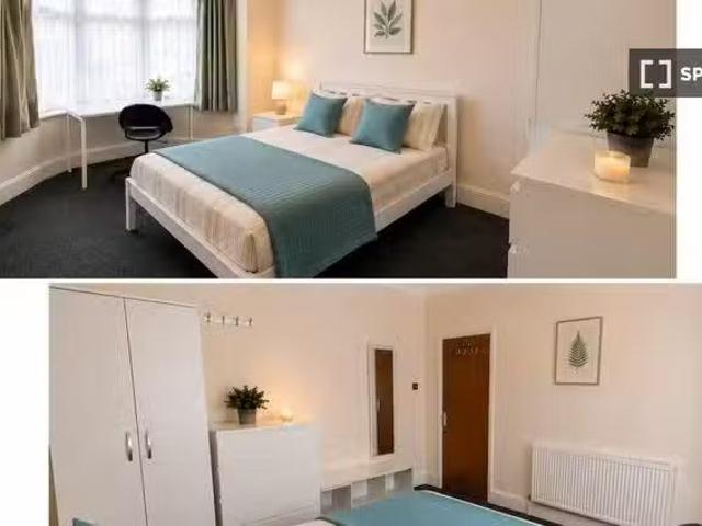 Room in shared apartment in Greater London