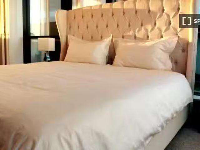 Room in shared apartment in London