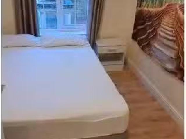 Room in shared apartment in London
