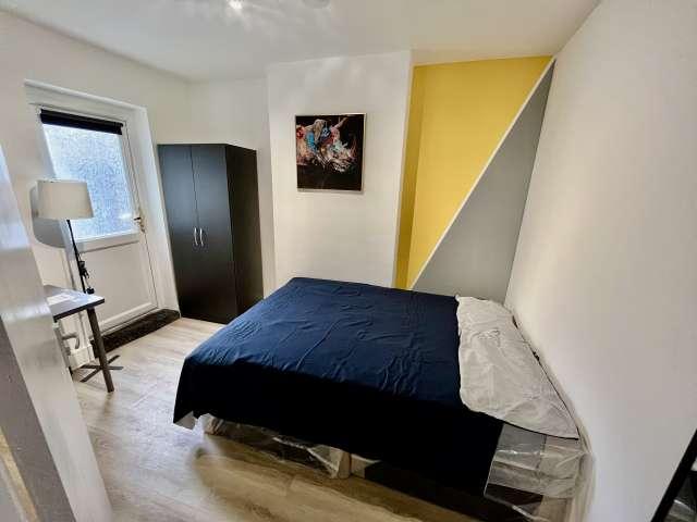 Room in shared apartment in London