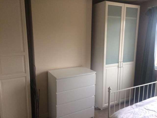Room in shared apartment in London