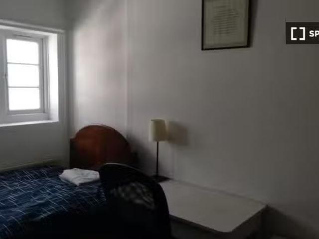 Room in shared apartment in London