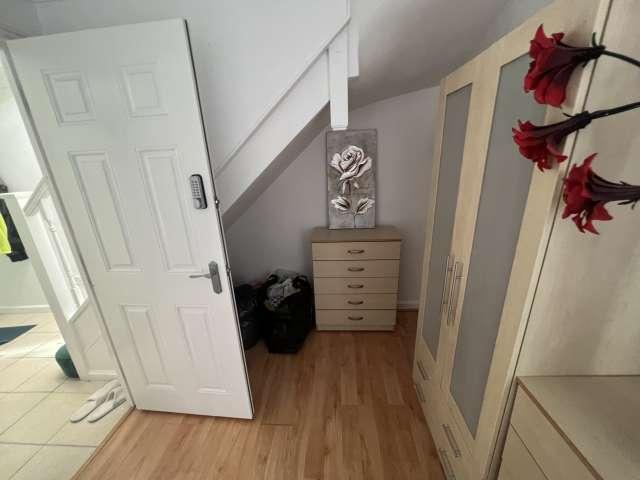 Room in shared apartment in London