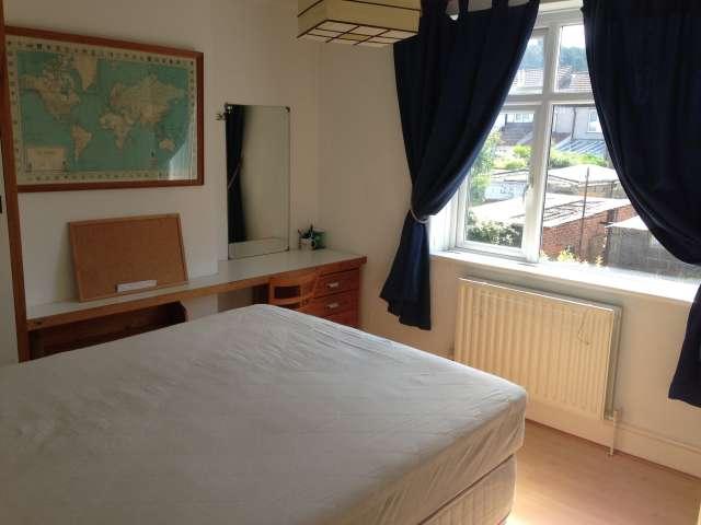 Room in shared apartment in Thornton Heath