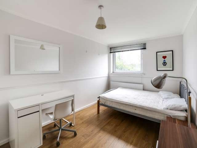 Room in shared flat for rent in Bow East, London