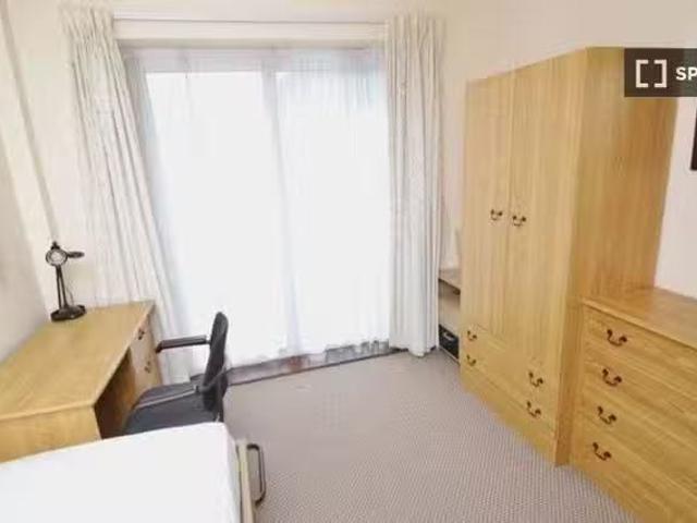 Room in shared flat for rent in Clifton Estate North
