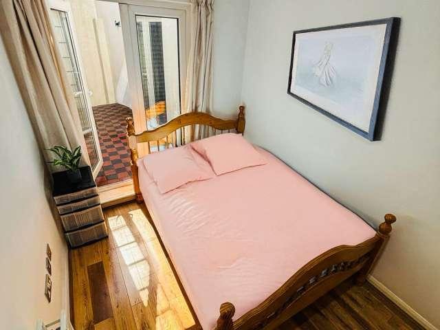 Room in shared flat for rent in Coldharbour, London