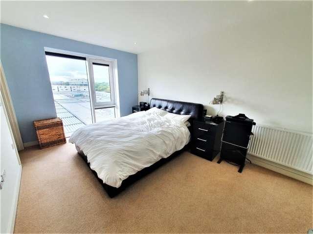 Room in shared flat for rent in Edgware, London