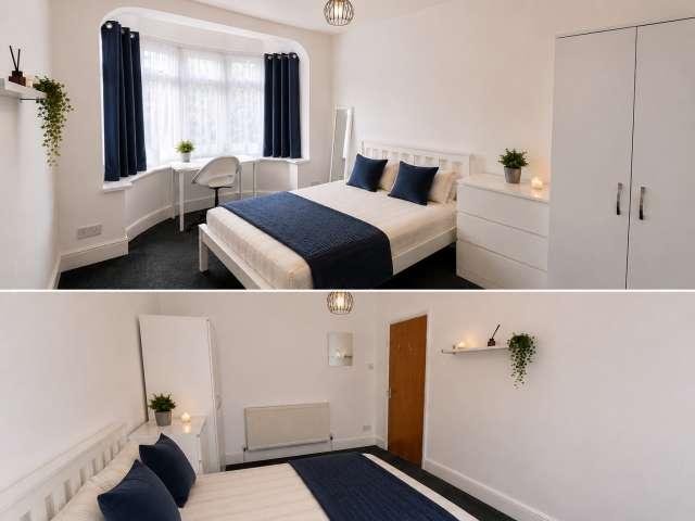 Room in shared flat for rent in Forest, London