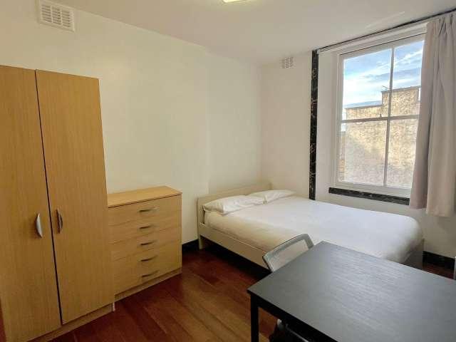Room in shared flat for rent in Harrow Road, London