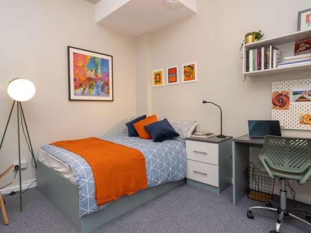 Room in shared flat for rent in Saint James's, London