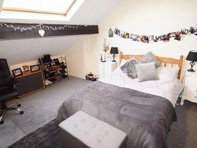 Room in Sheffield