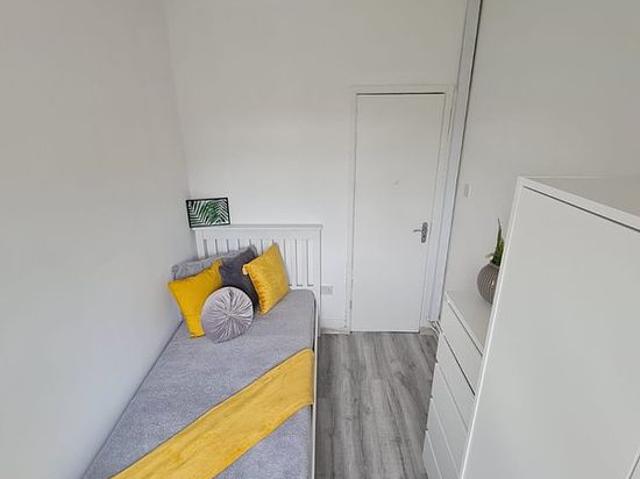 Room in Sheffield
