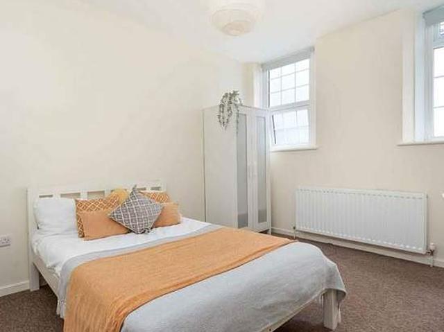 Room in Sheffield