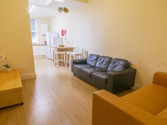Room in Sheffield