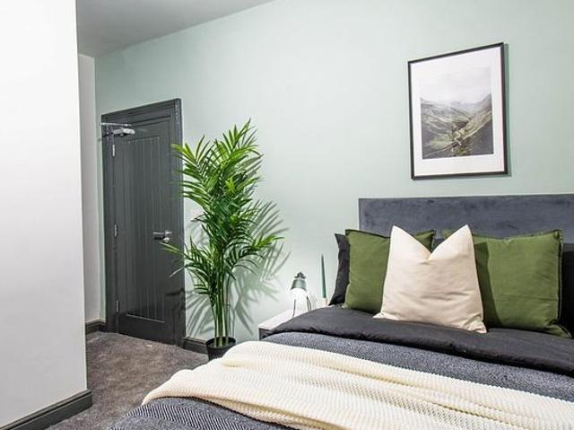 Room in Sheffield