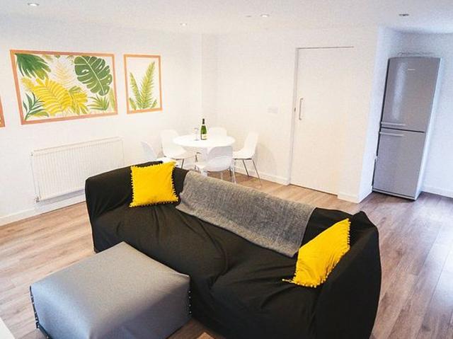Room in Sheffield