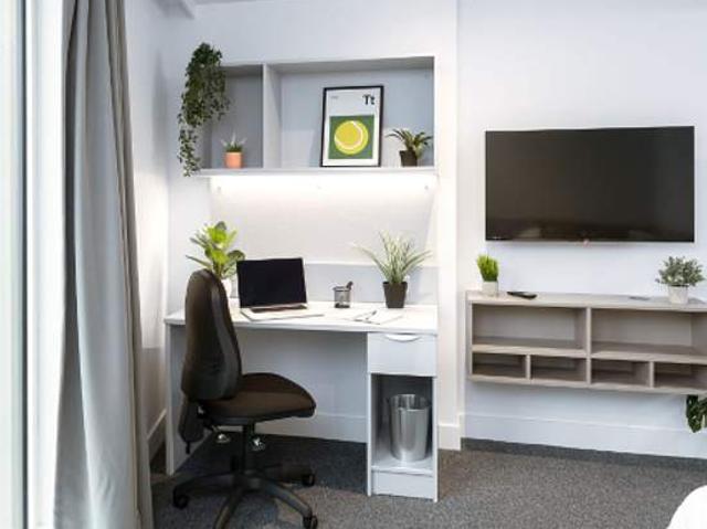 Room in Sheffield