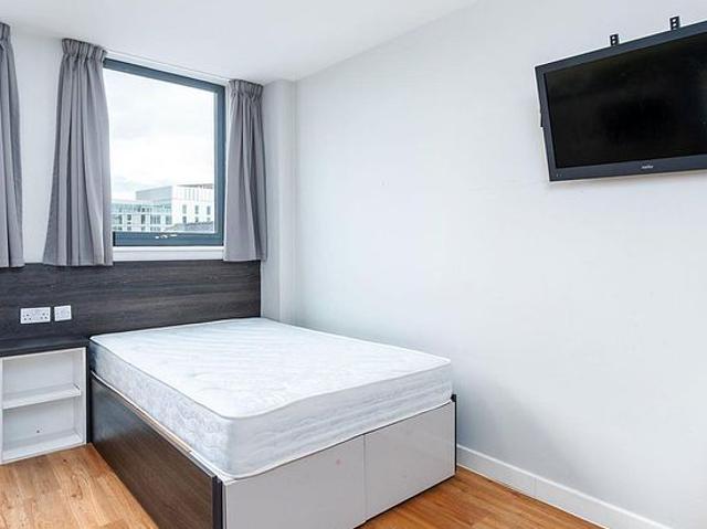 Room in Sheffield