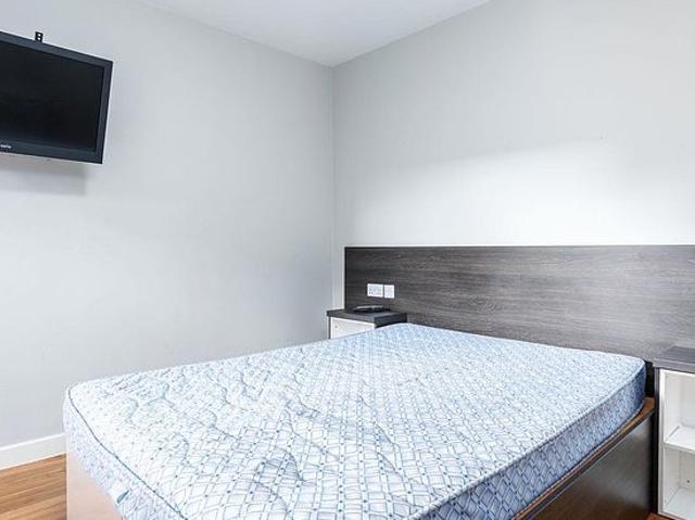Room in Sheffield