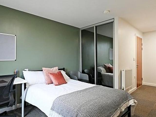 Room in Sheffield
