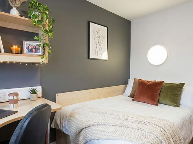 Room in Sheffield