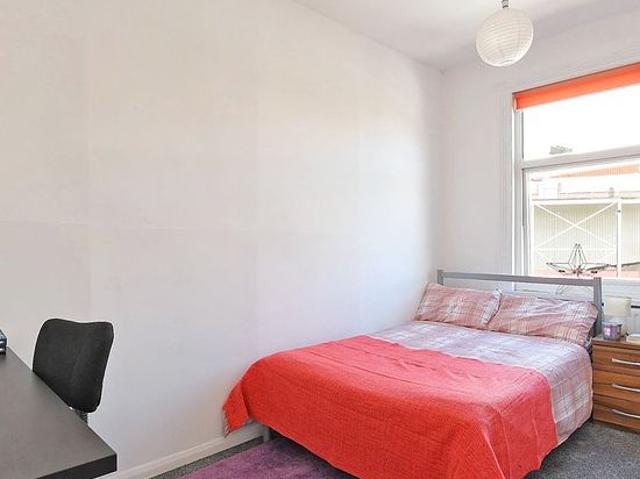 Room in Sheffield