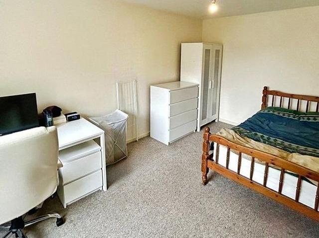 Room in Sheffield