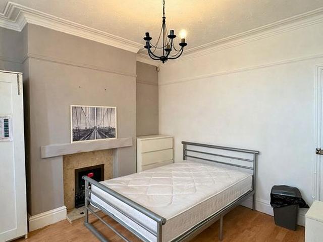 Room in Sheffield