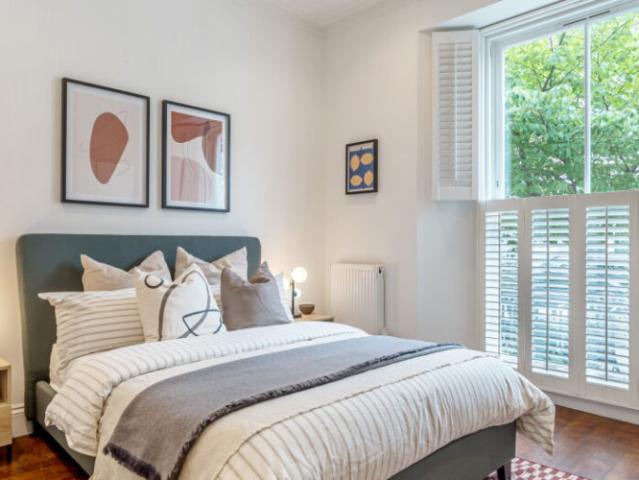 room in Shepherd's Bush