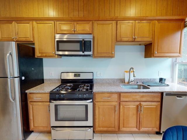 Room in Somerville on a flexible lease