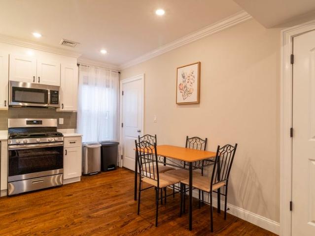 Room in Somerville on a flexible lease